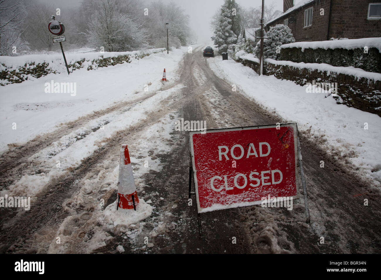Ringinglow road hi-res stock photography and images - Alamy