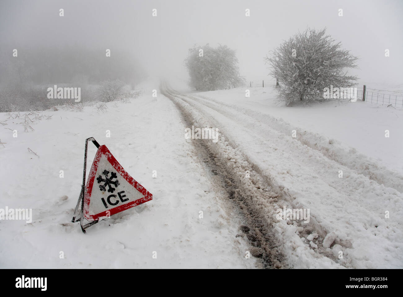 Ringinglow road hi-res stock photography and images - Alamy