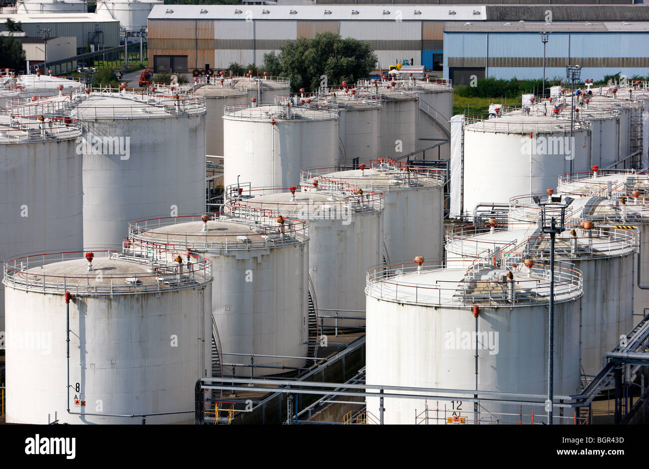 Bp oil storage tank tanks hi-res stock photography and images - Alamy