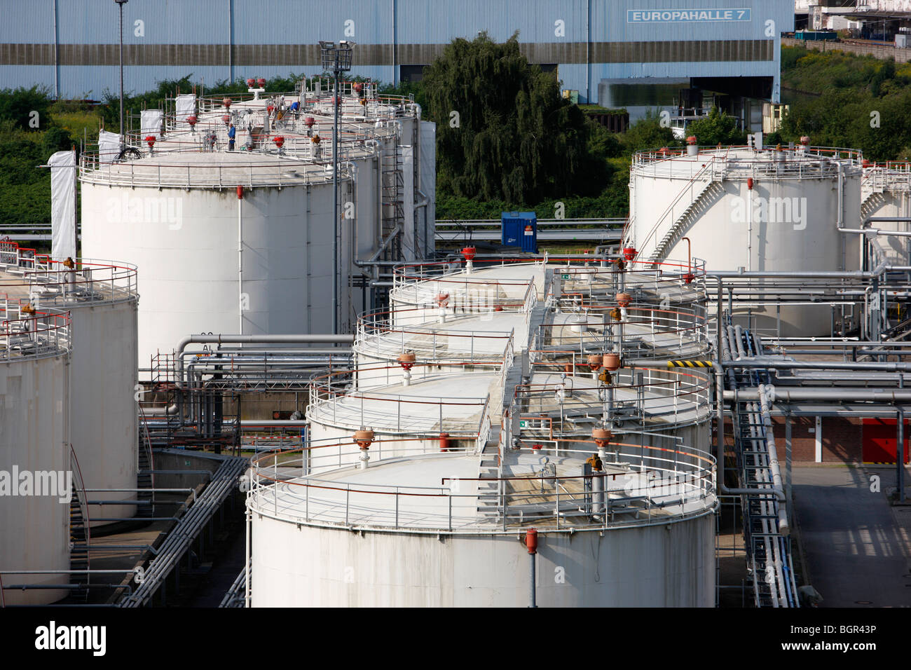Bp fuel oil gas storage tank tanks hi-res stock photography and images ...