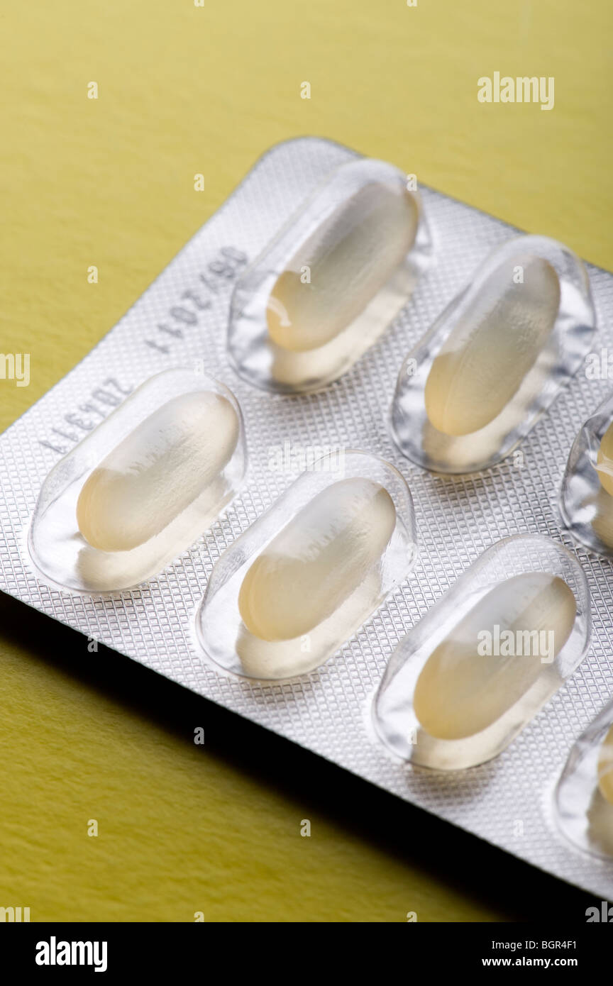 Close up yellow medical hi-res stock photography and images - Alamy