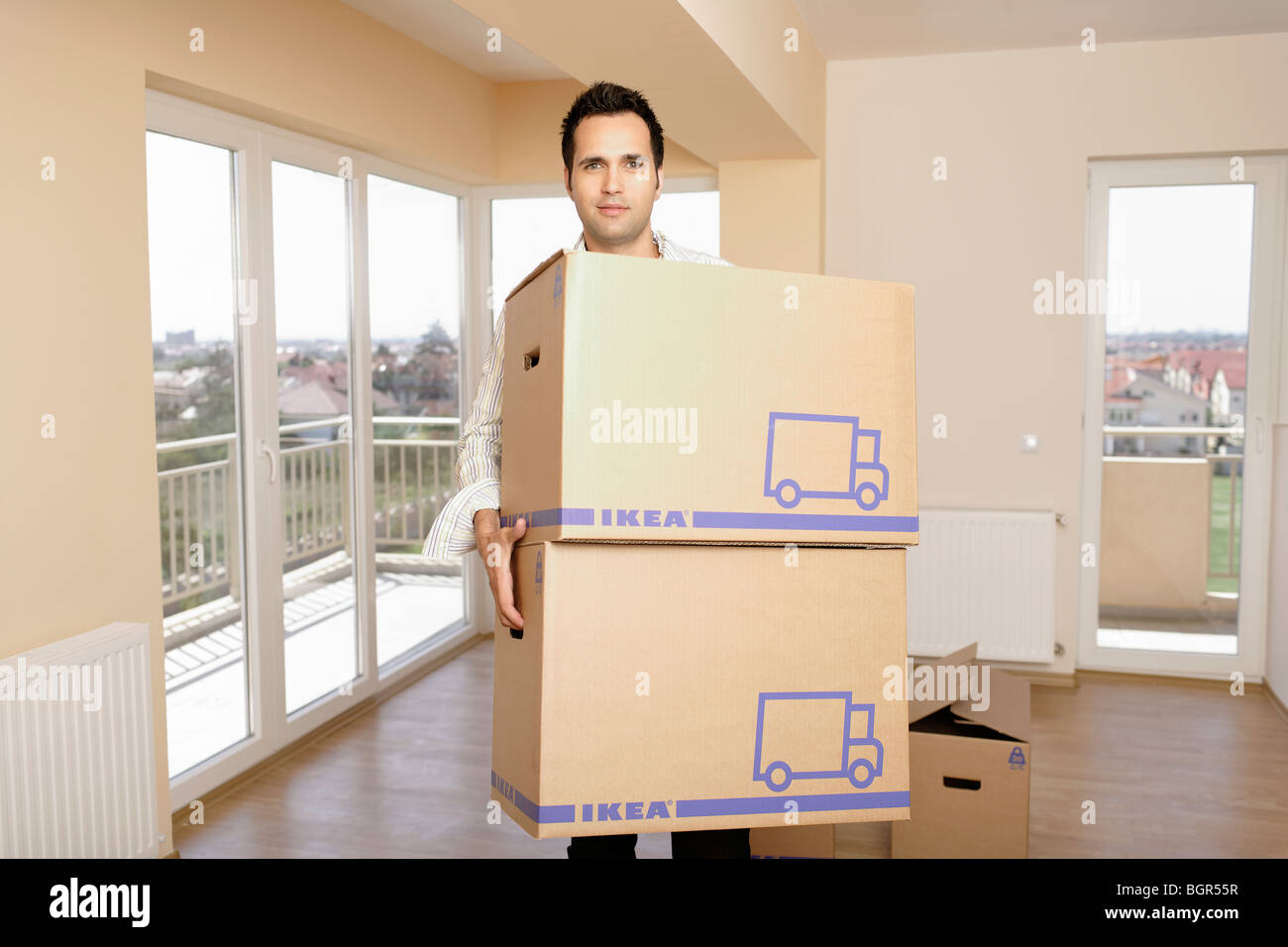 Man lift box hi-res stock photography and images - Alamy
