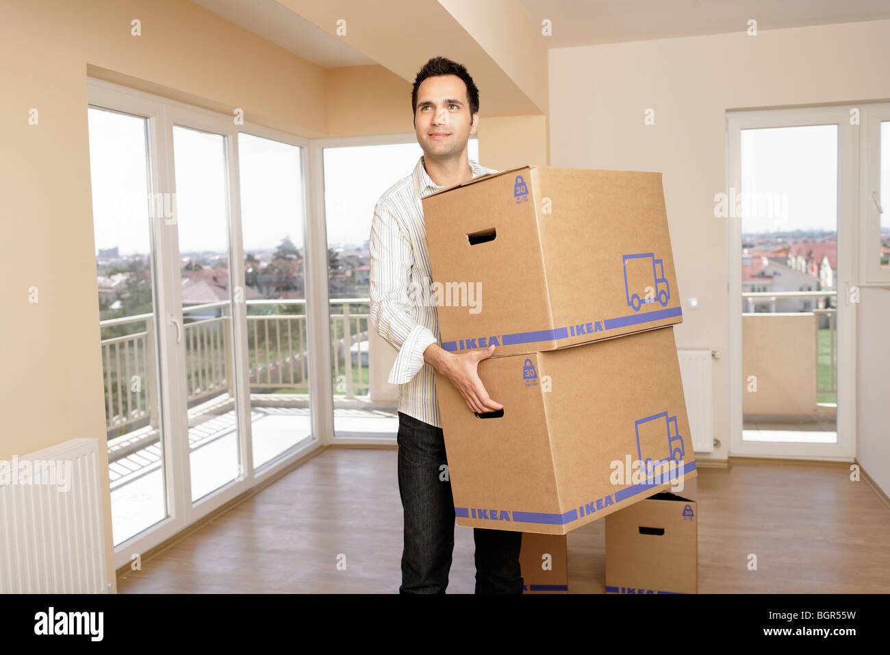 Man lift box hi-res stock photography and images - Alamy