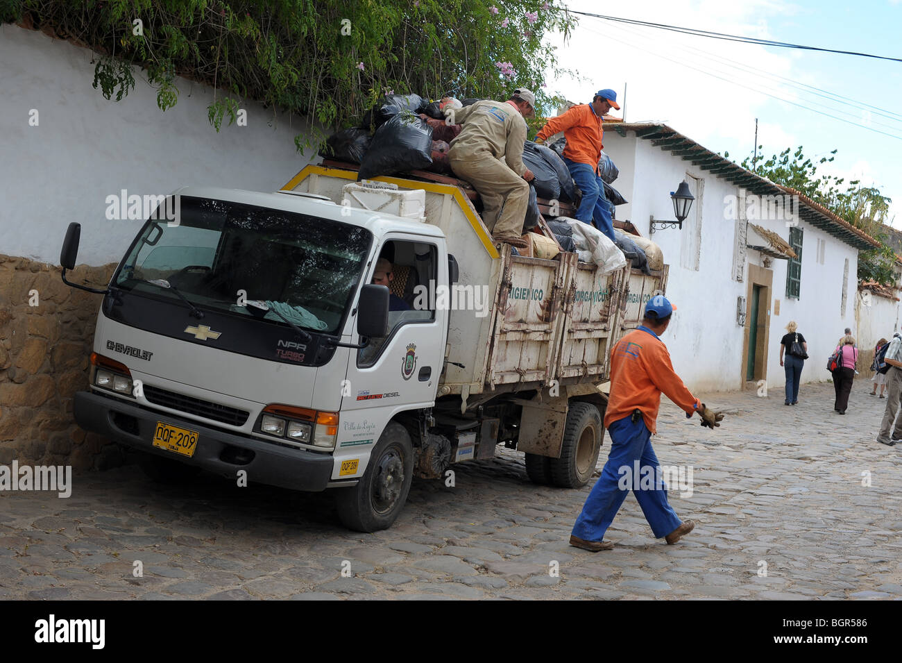 Dustmen hi-res stock photography and images - Alamy