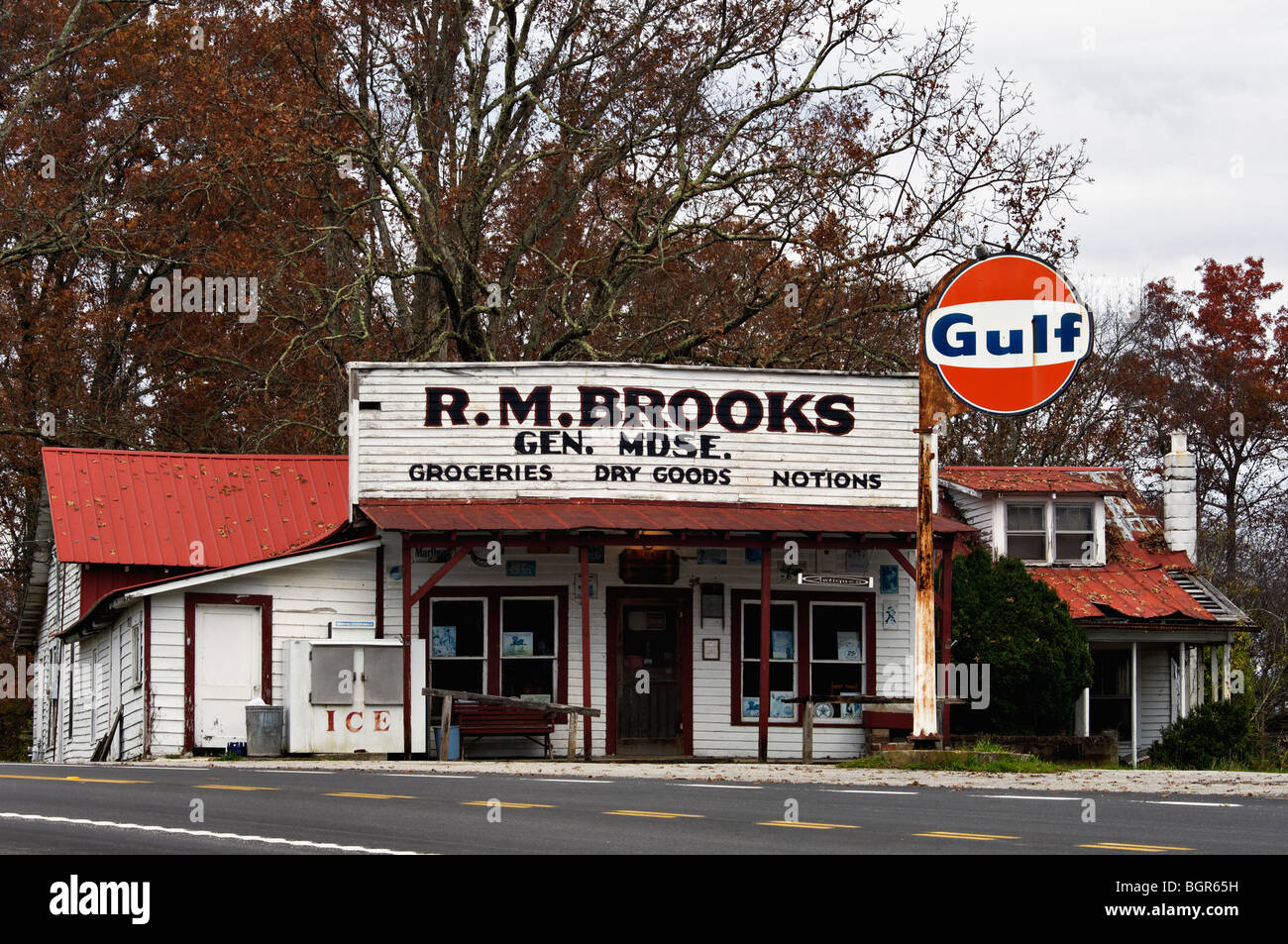 Old Country Gas Station and General Store in Fentress County, Tennessee ...