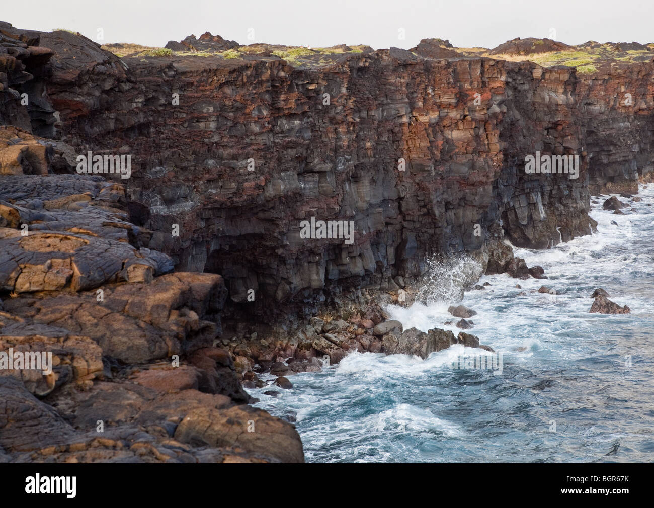 Volcanic cliffs hi-res stock photography and images - Alamy