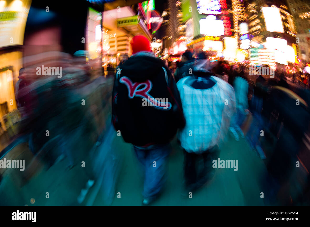 Times square new york crowd blur hi-res stock photography and images ...