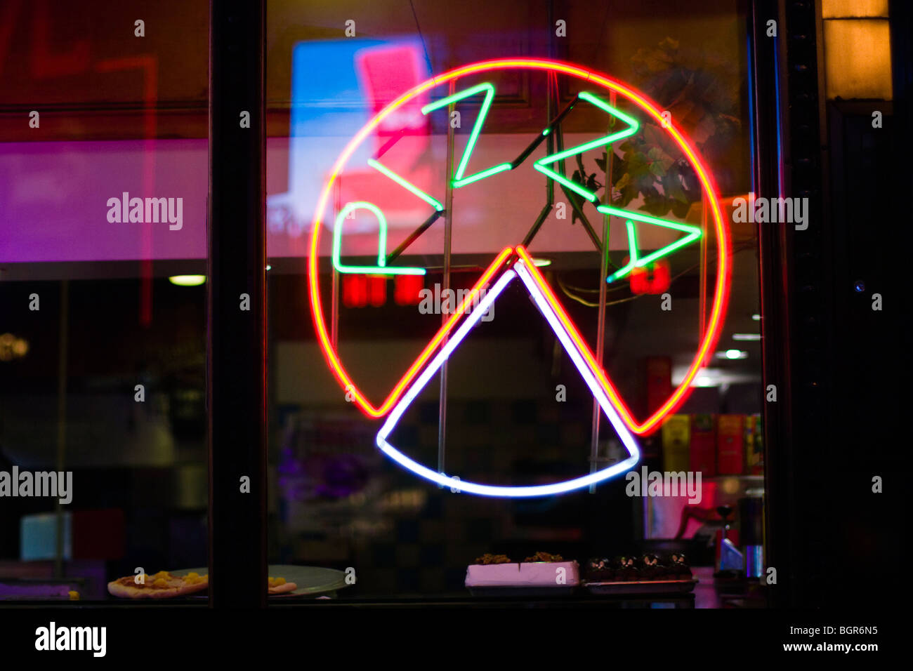 Pizza parlor at night hi-res stock photography and images - Alamy