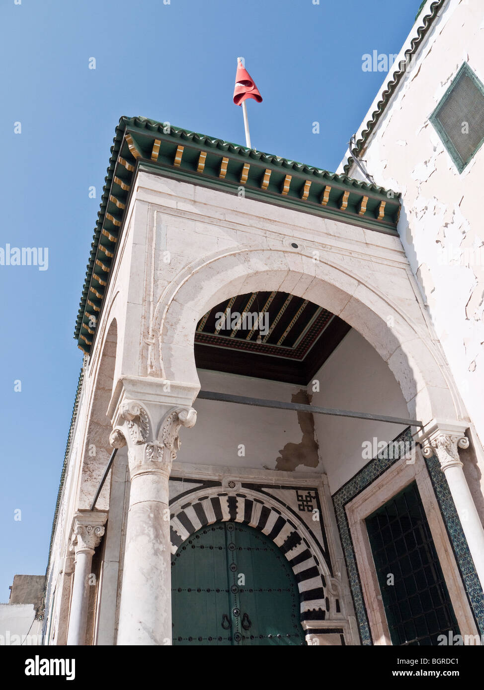 Medina entrance mosque hi-res stock photography and images - Alamy