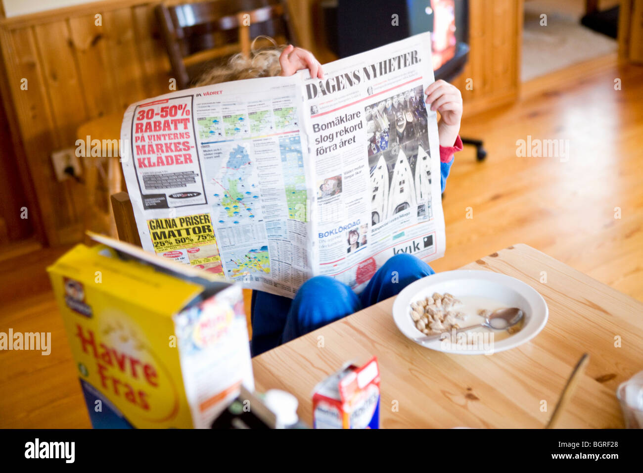 Kids Magazine Reading High Resolution Stock Photography and Images - Alamy