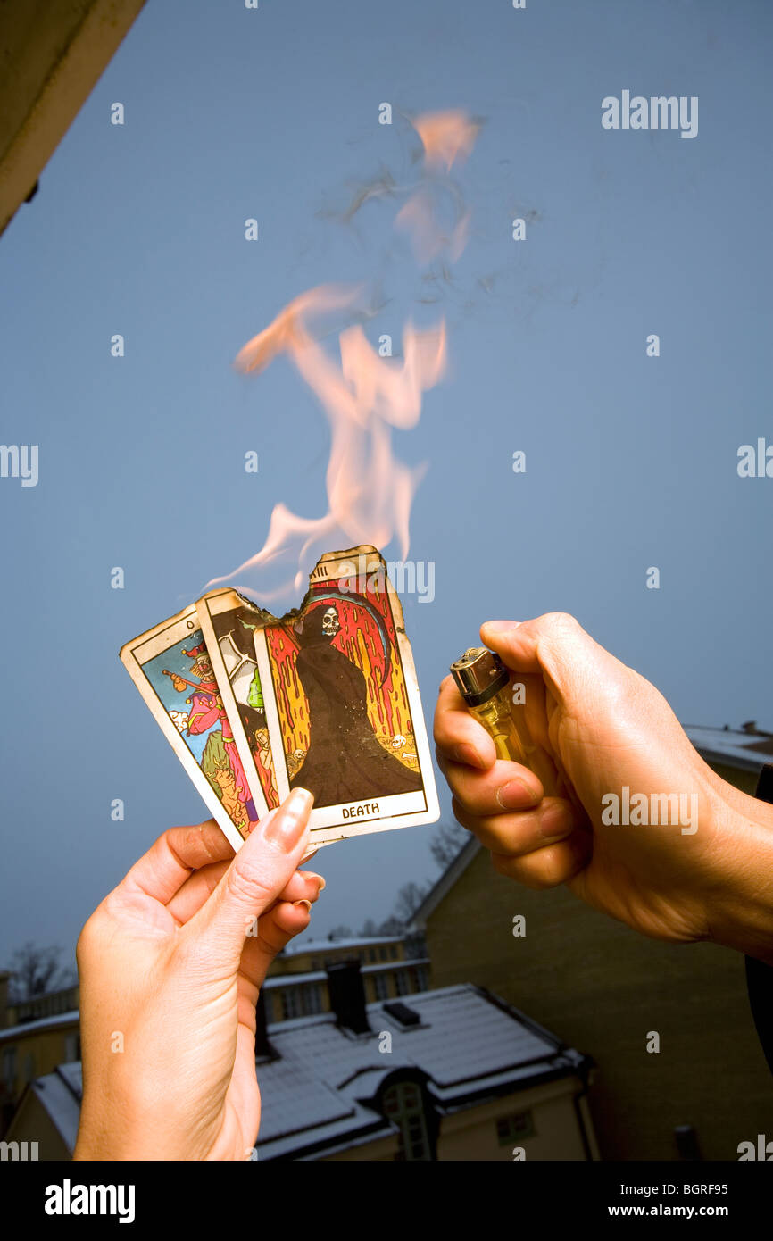Playing cards images hi-res stock photography and images - Alamy
