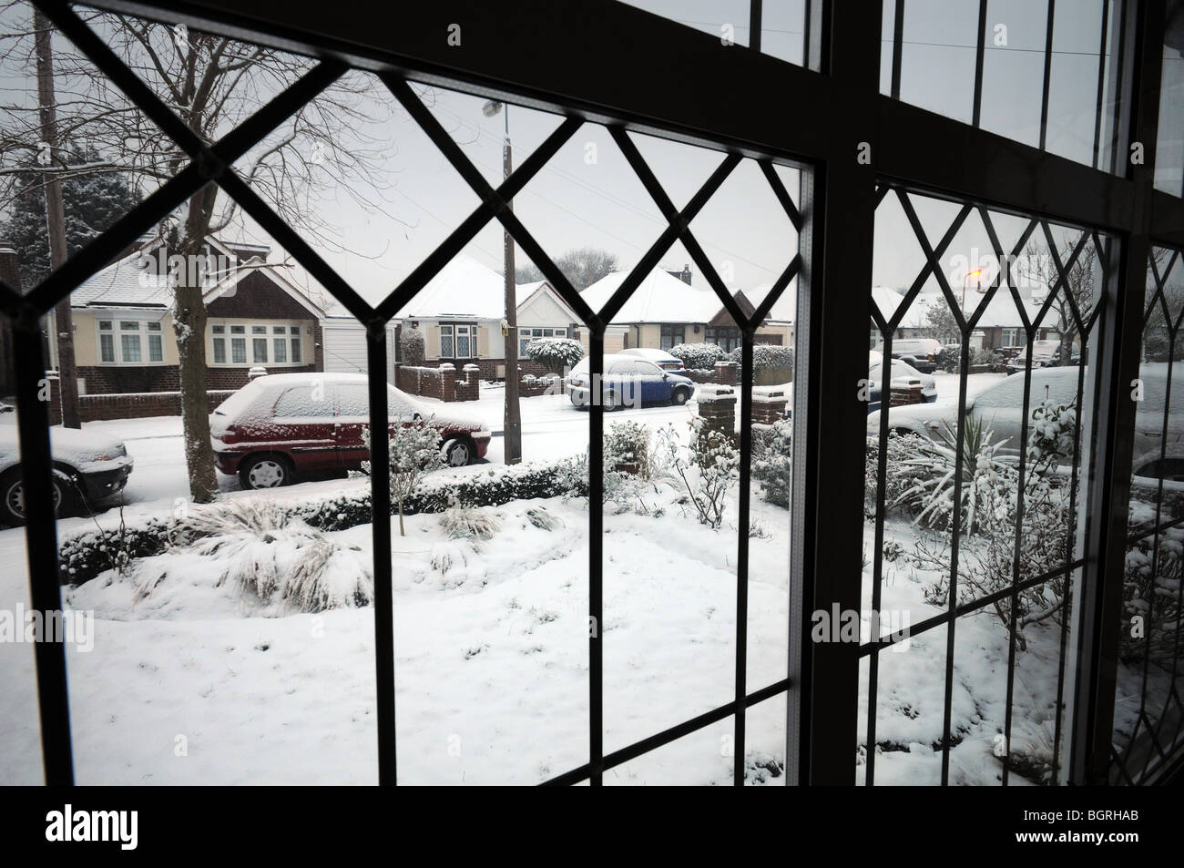 Suburban house winter hi-res stock photography and images - Alamy