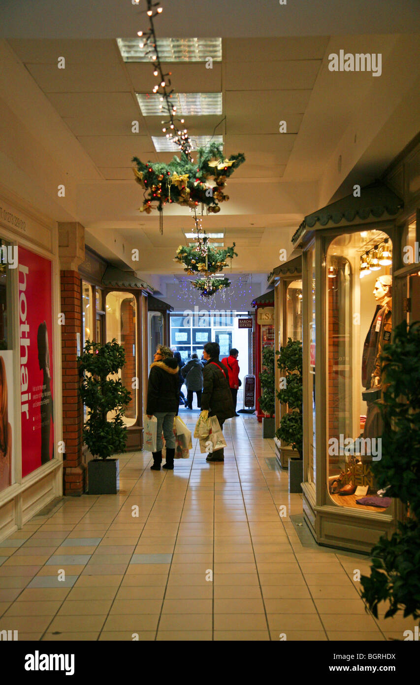 East Street Arcade near The Lanes in Brighton Stock Photo - Alamy