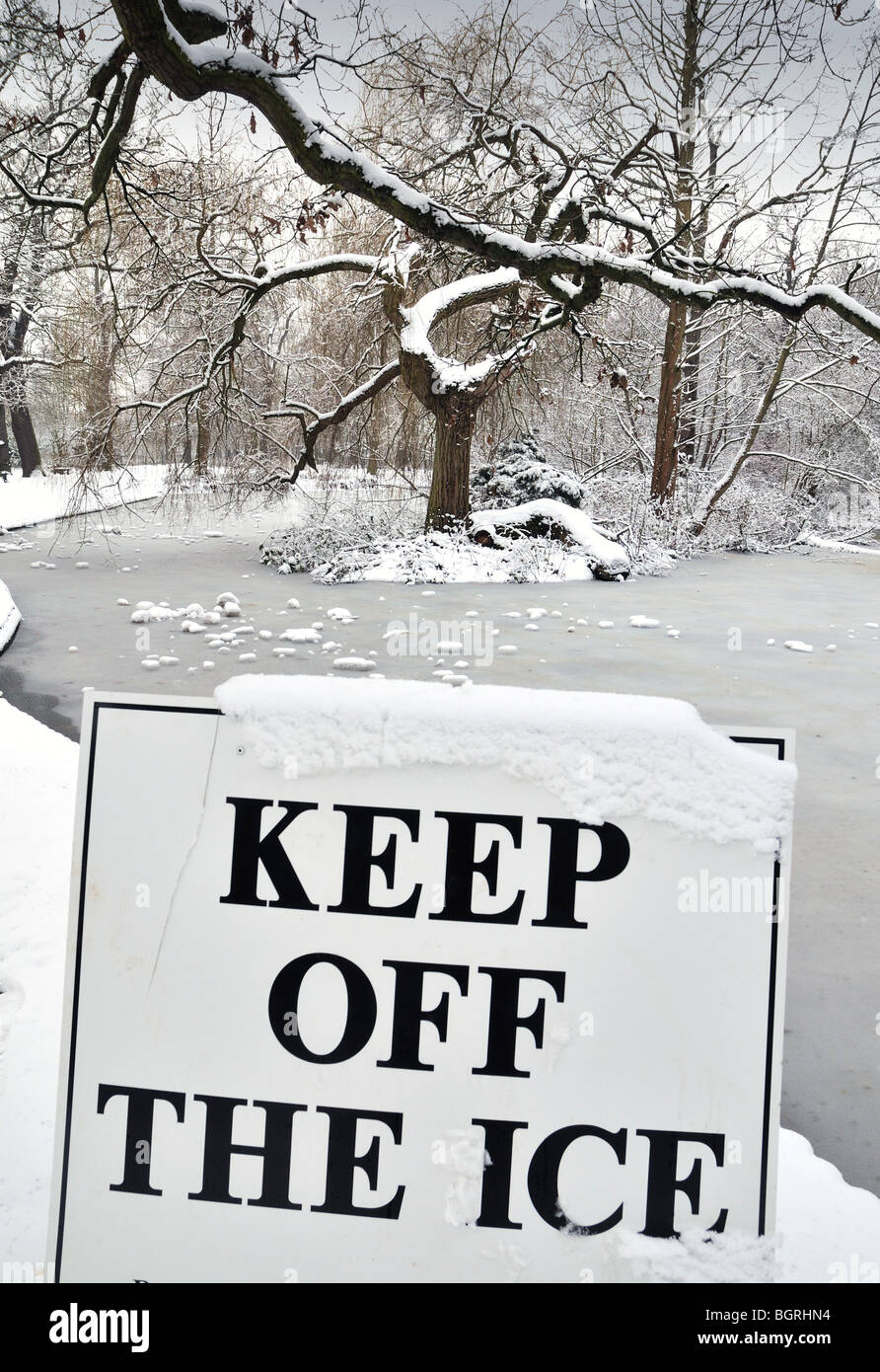 Keep of the ice sign hi-res stock photography and images - Alamy