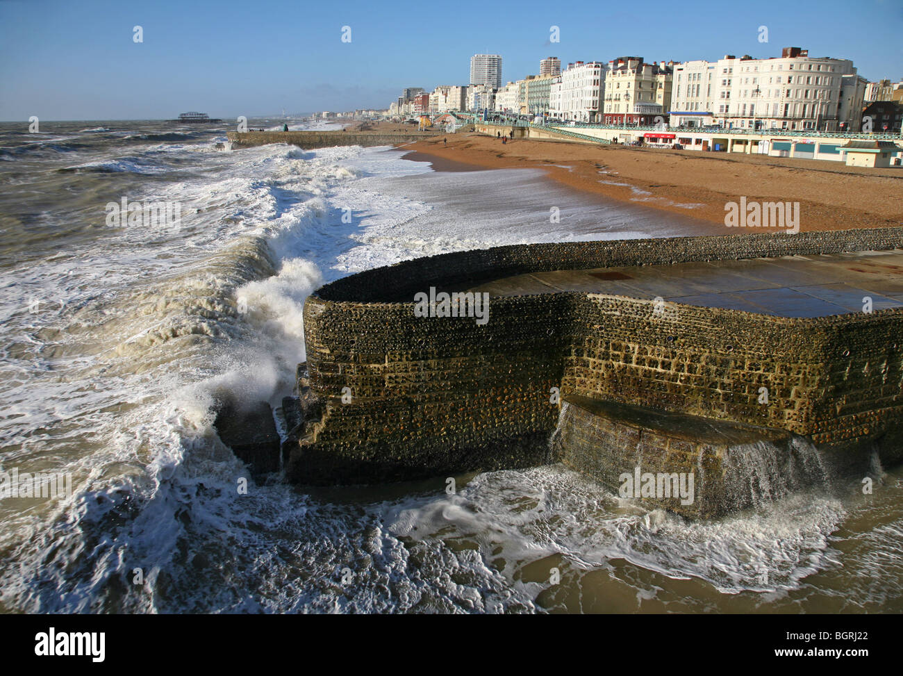 Waves on jetty brighton pier hi-res stock photography and images - Alamy
