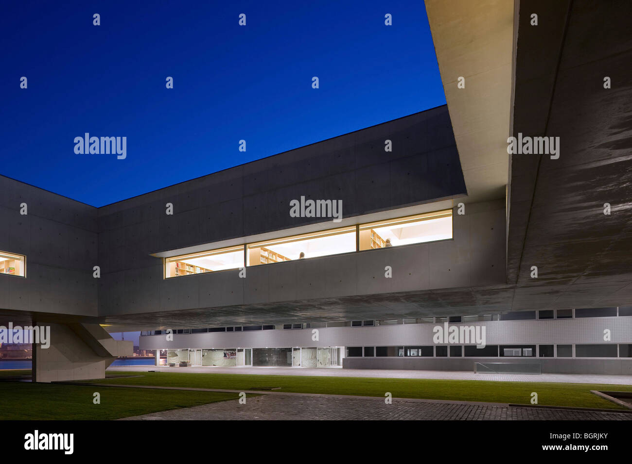 MUNICIPAL LIBRARY, VIANA DO CASTELO, PORTUGAL, ALVARO SIZA Stock Photo ...