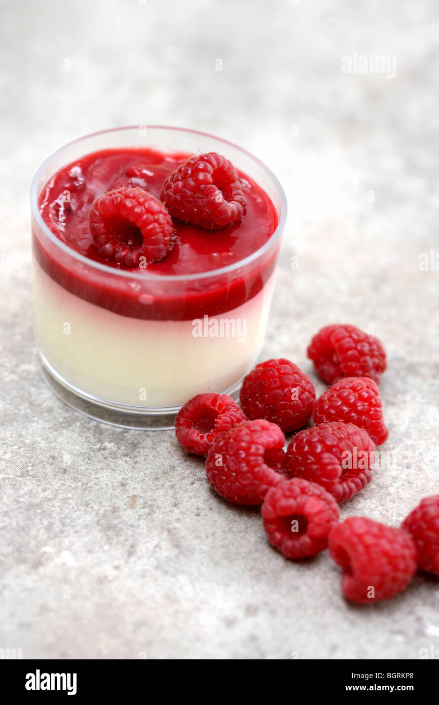 Raspberry Panna Cotta Stock Photo - Alamy