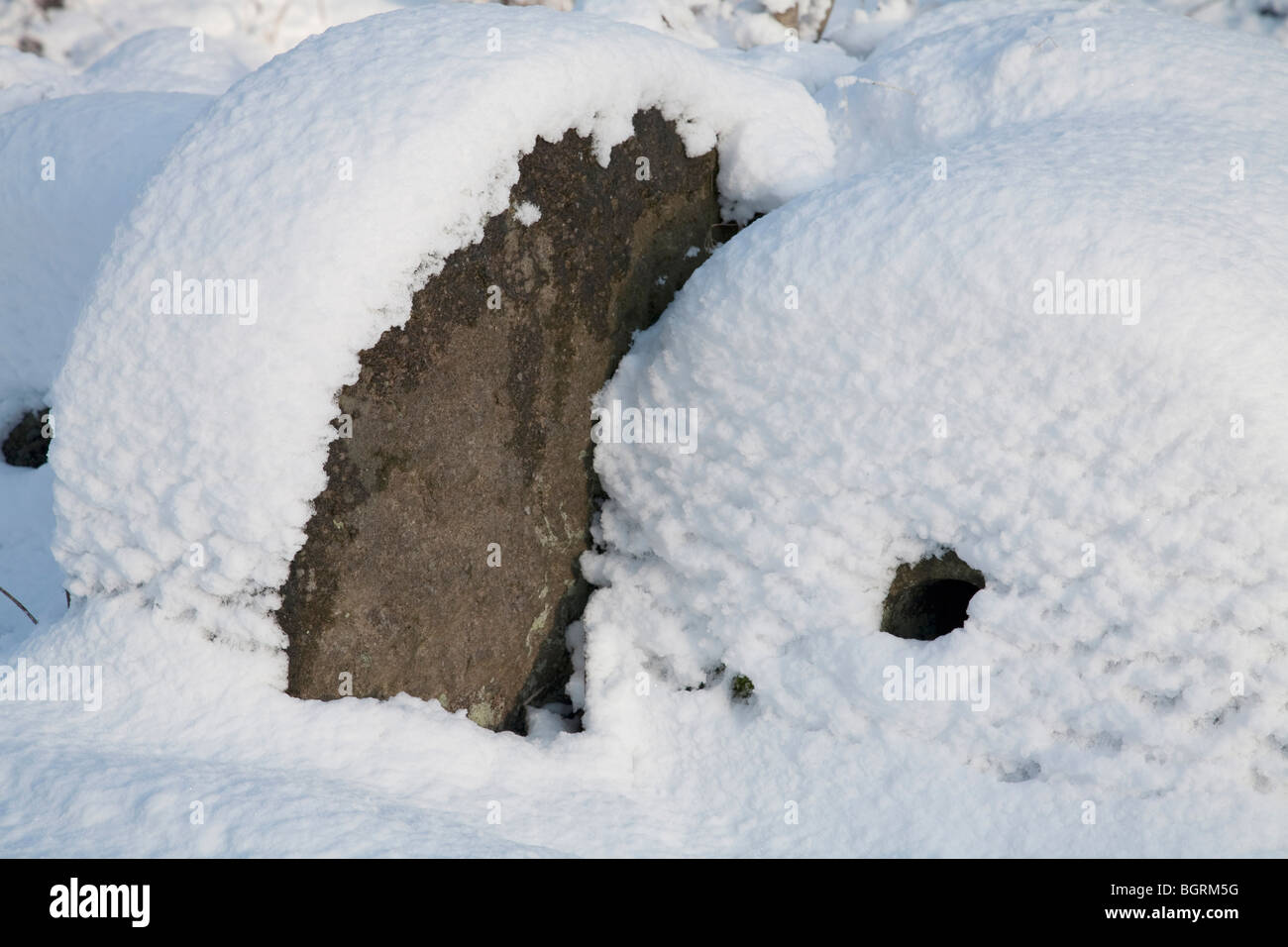 Abandoned millstones at Lawrencefield quarry between Bakewell and ...