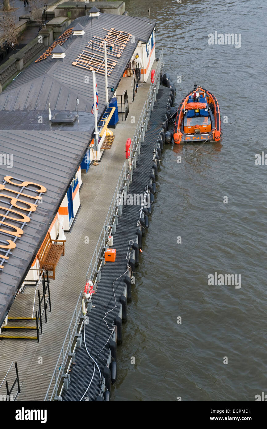 Lifeboat organization hi-res stock photography and images - Alamy