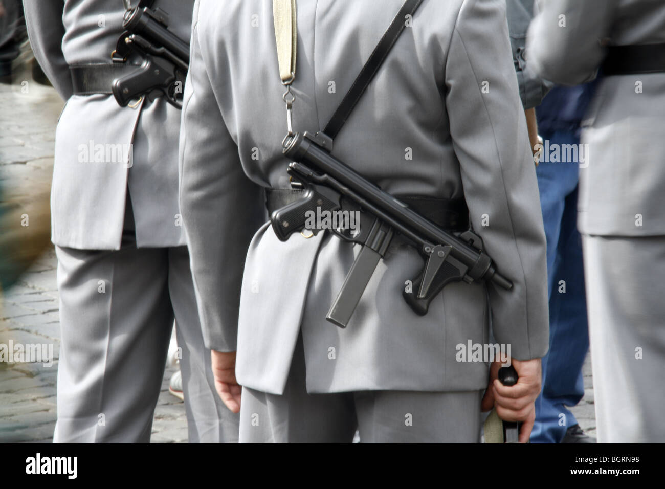 Armed forces personnel carrying hi-res stock photography and images - Alamy