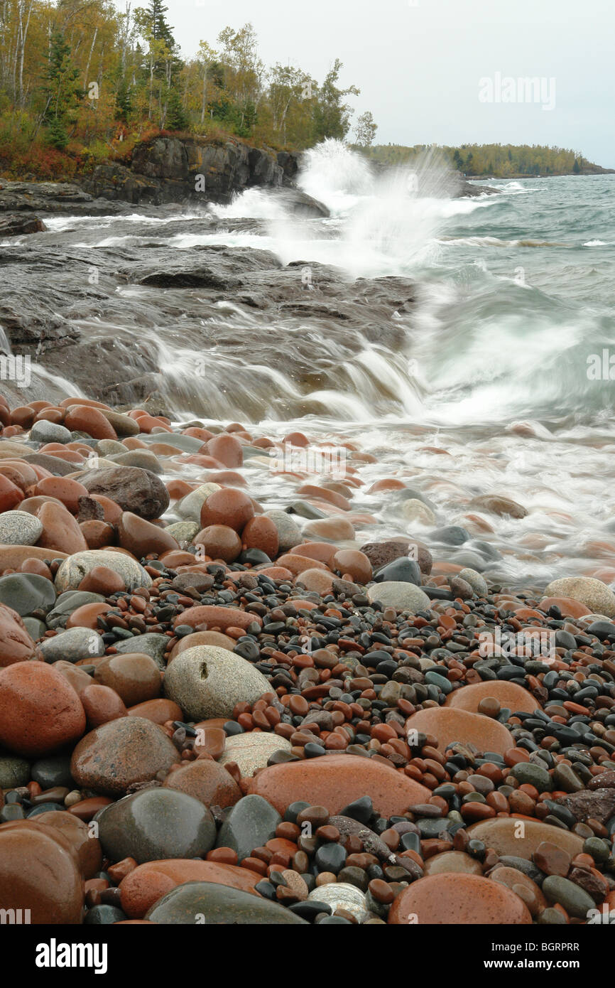 AJD62506, MN, Minnesota, Lake Superior, North Shore, waves, rocky ...