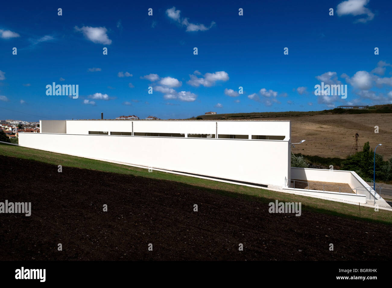 ISQ HEADQUARTERS, OEIRAS, PORTUGAL, ALVARO SIZA Stock Photo - Alamy