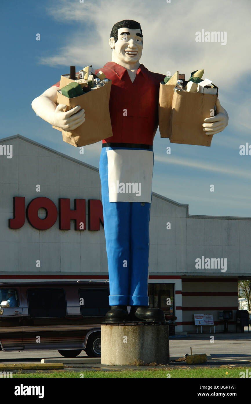 AJD62819, Metropolis, IL, Illinois, Giant Statue of Grocery Boy Stock ...