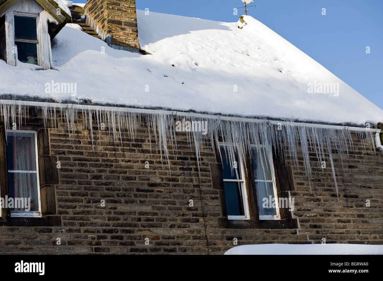 Guttering hi-res stock photography and images - Alamy