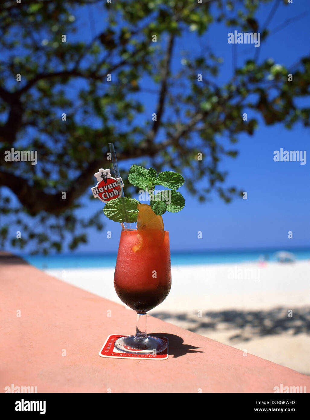 Beach tropical red cocktail hi-res stock photography and images - Alamy