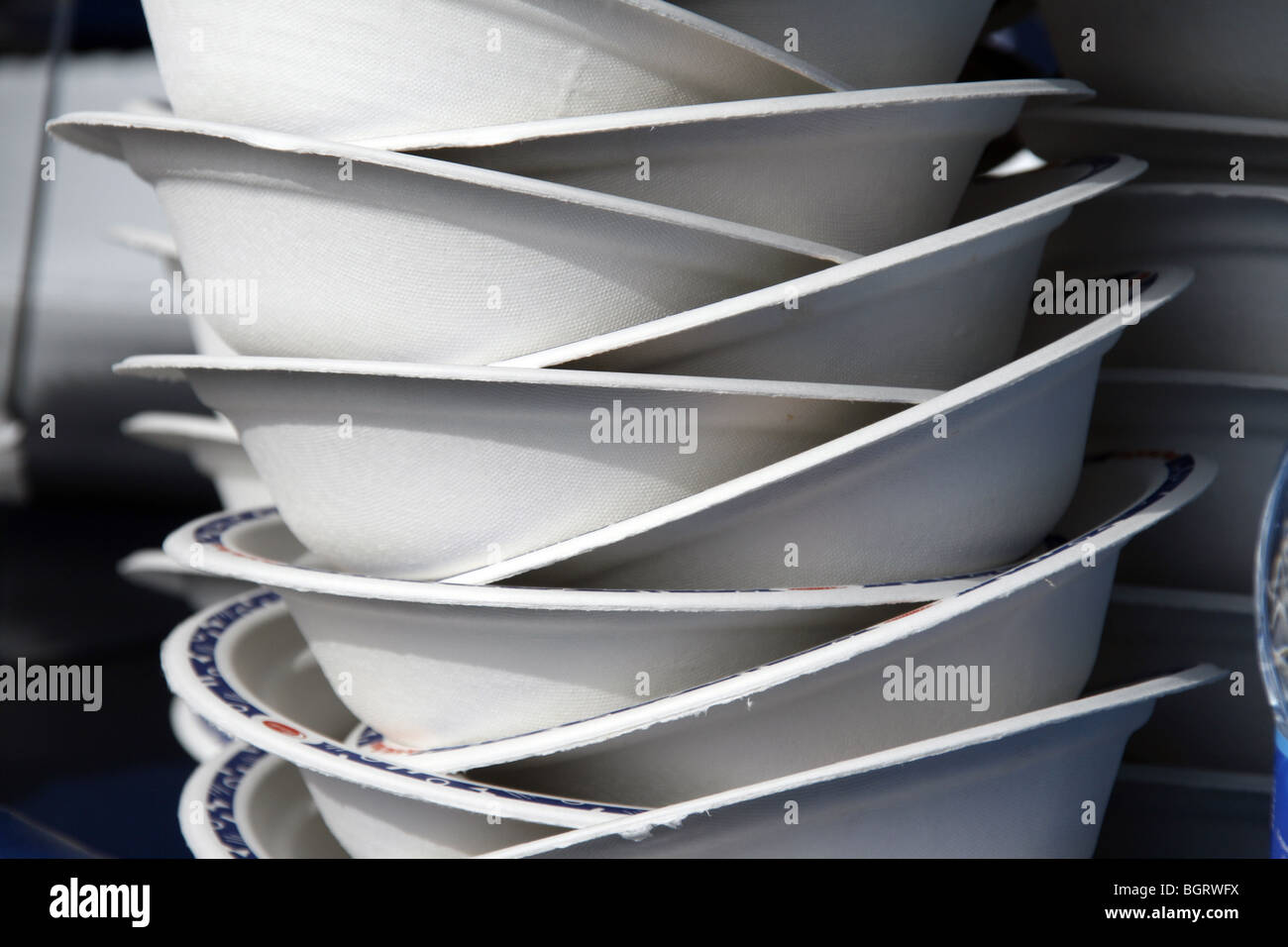 Plate pile of paper plates hi-res stock photography and images - Alamy