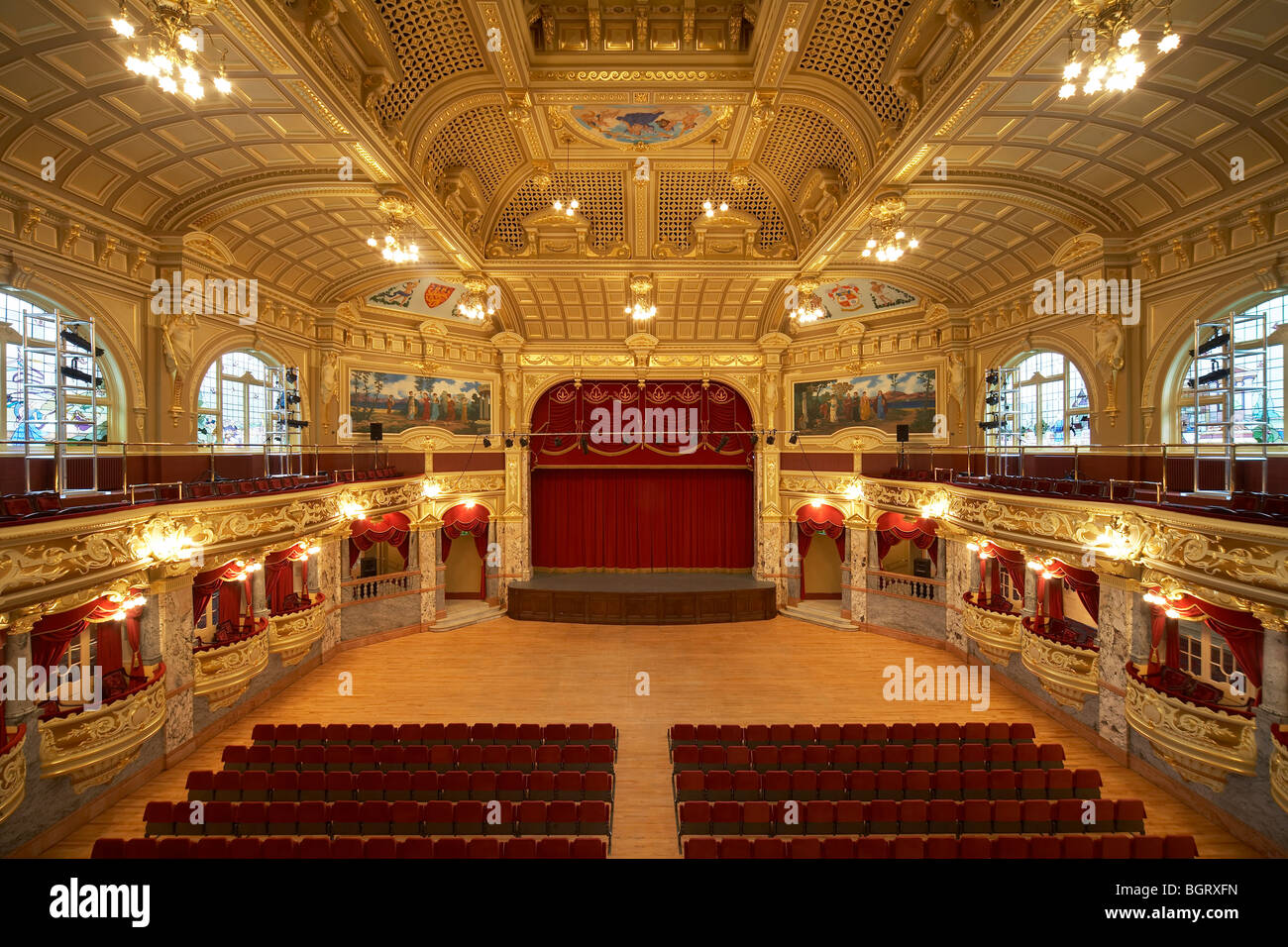 The royal hall harrogate interior hi-res stock photography and images ...
