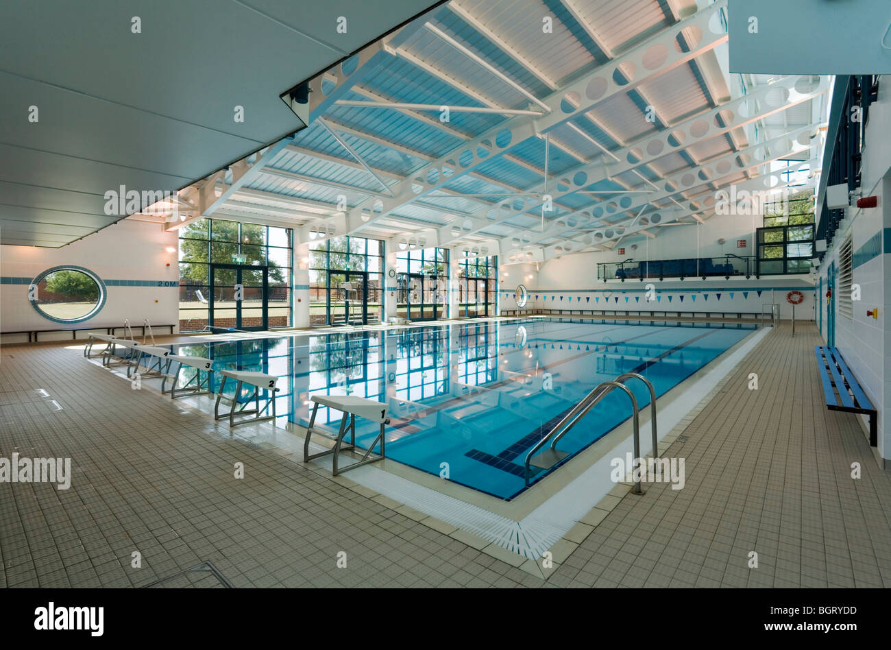 School swimming pool uk hi-res stock photography and images - Alamy