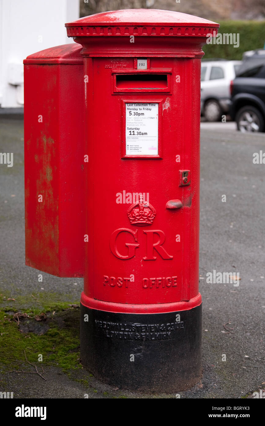 Pillar of george v hi-res stock photography and images - Alamy