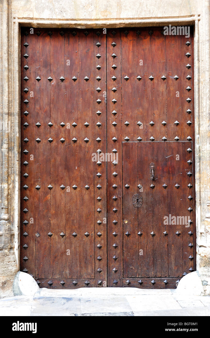 medieval wooden door shut with metal rivets Stock Photo - Alamy