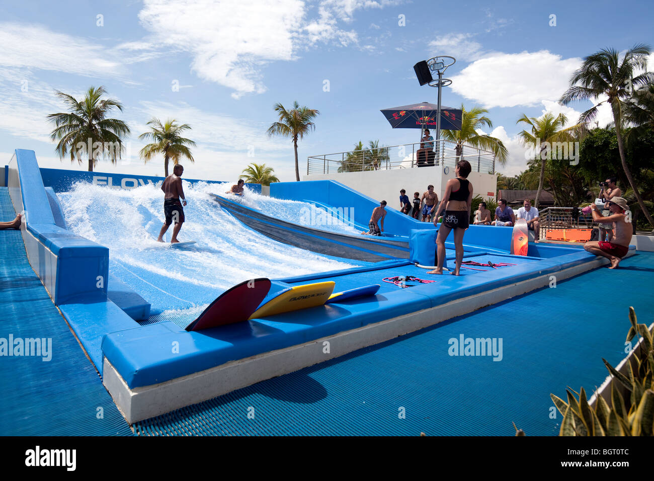 Singapore, Pulau Sentosa, Wavehouse Stock Photo - Alamy