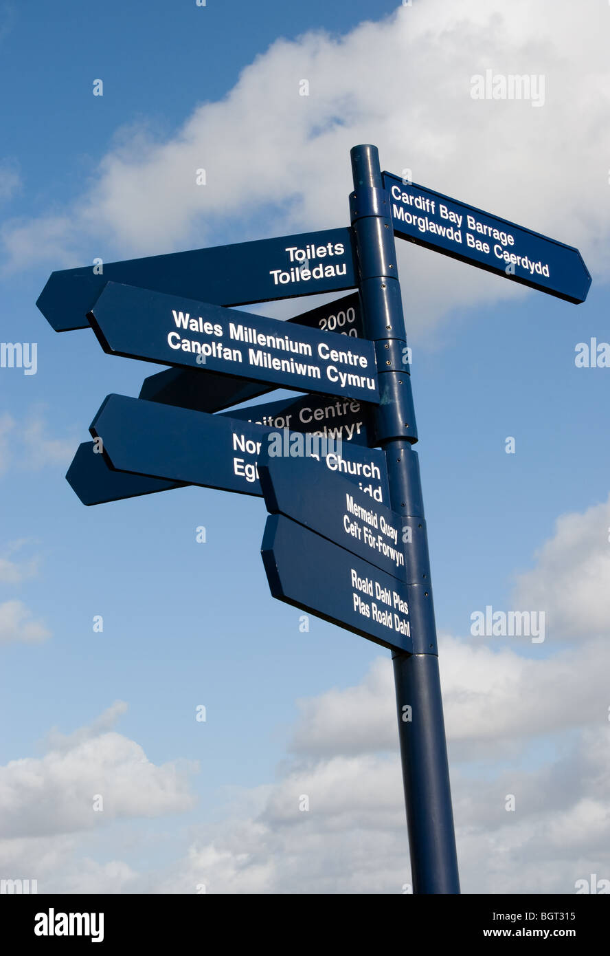 Norwegian travel and direction signs hi-res stock photography and ...