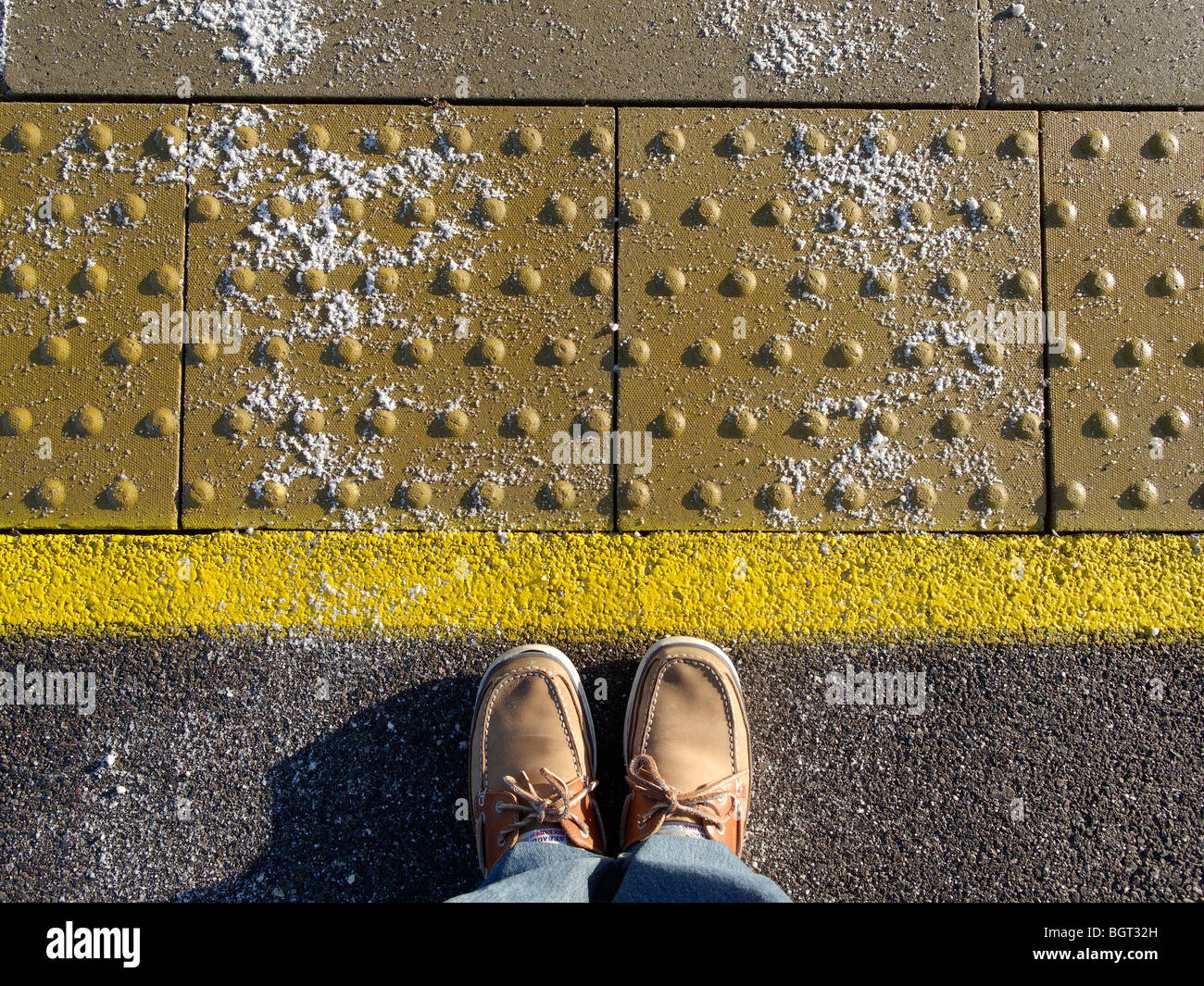 Waiting for a train at Radley Railway Station, frosty winter morning ...