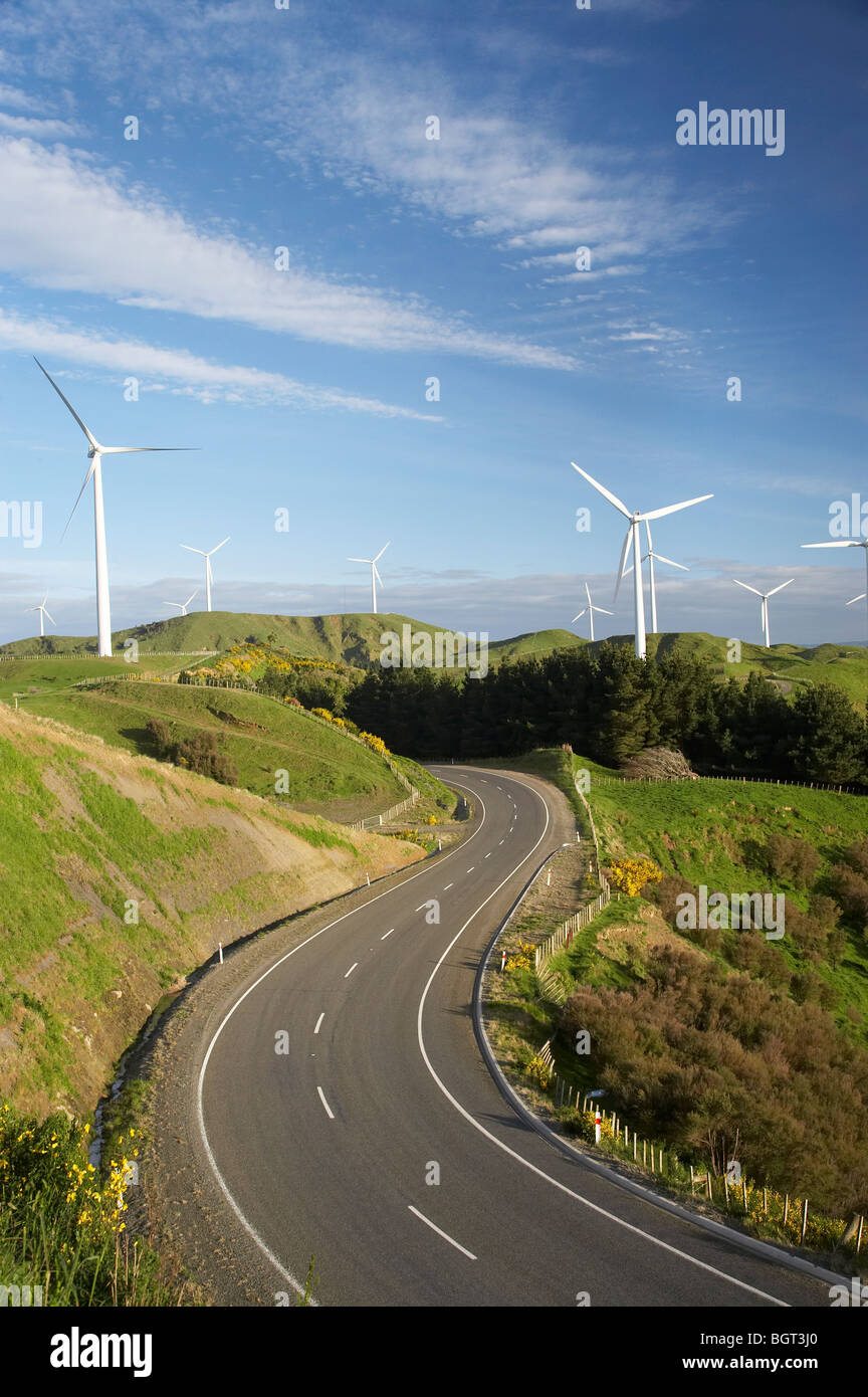 Saddle Road and Te Apiti Wind Farm, Ruahine Ranges, Manawatu, North ...