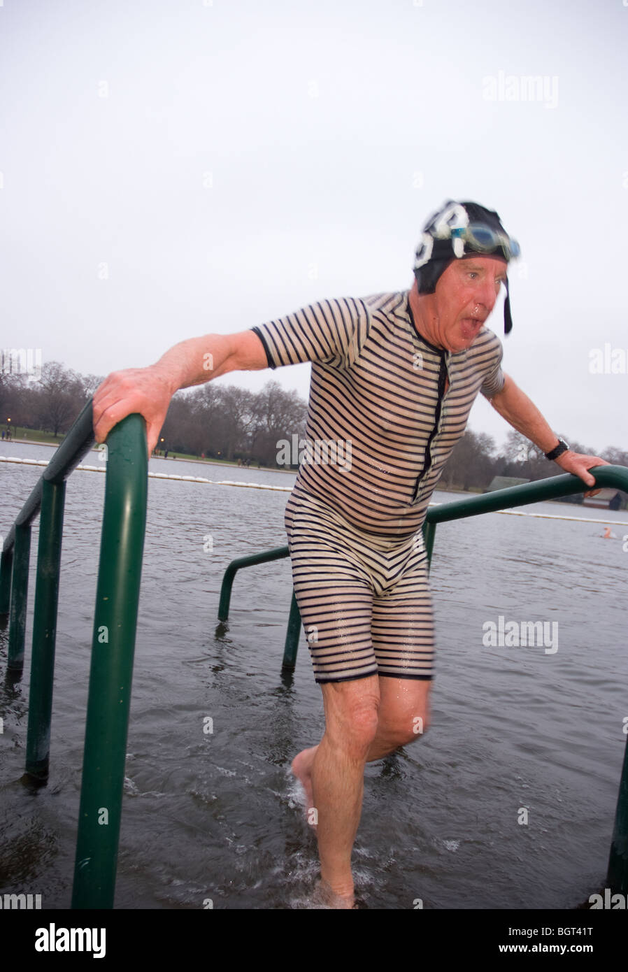 Swimming in freezing cold water hi-res stock photography and images - Alamy