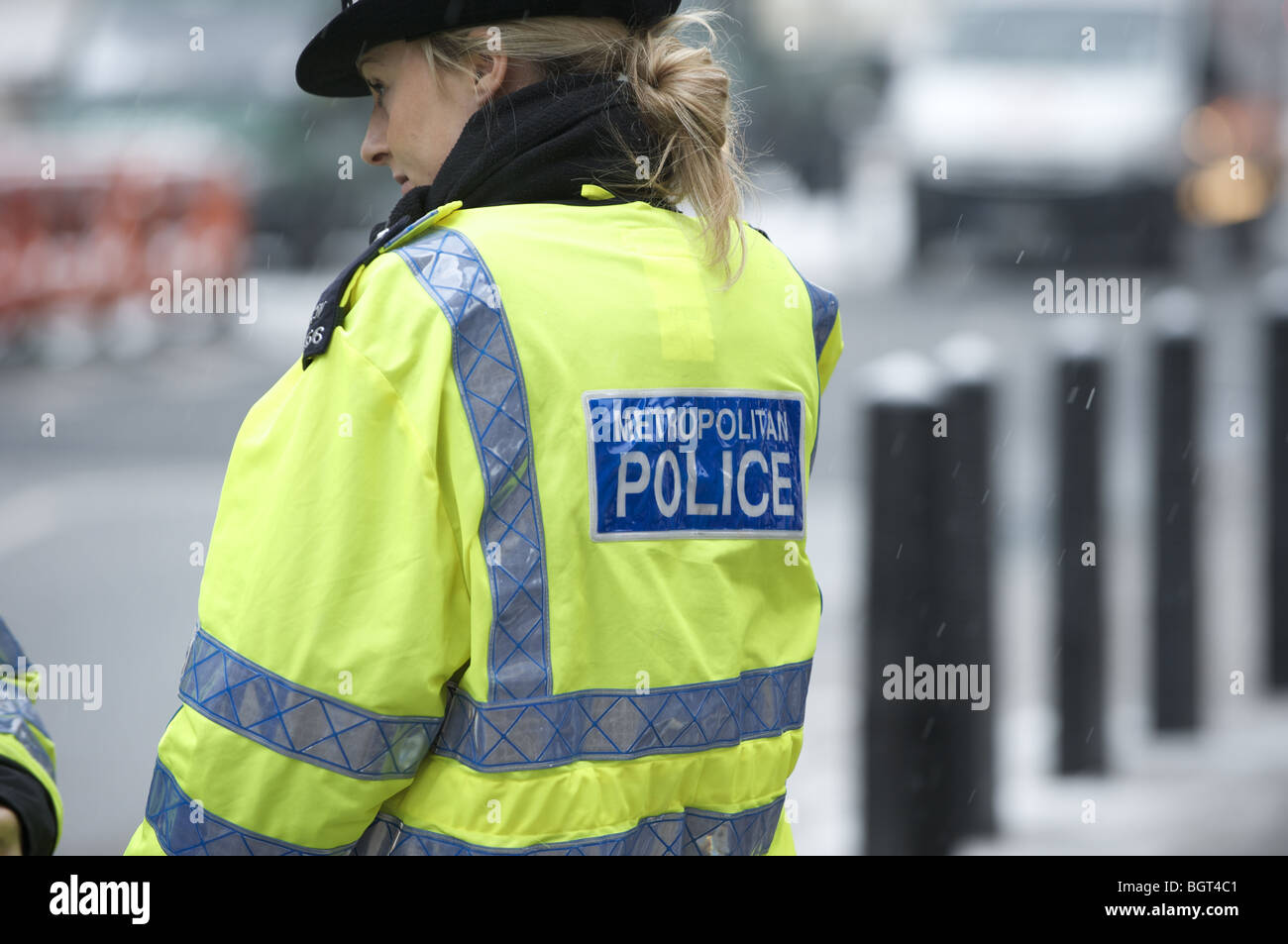 British policewoman hi-res stock photography and images - Alamy