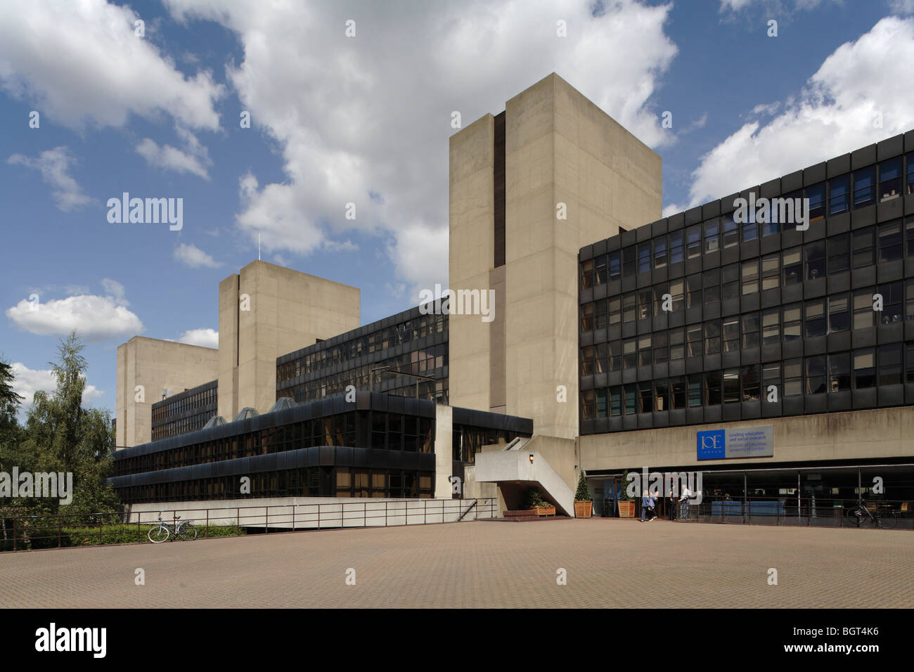 principal facade of institute of education Stock Photo - Alamy