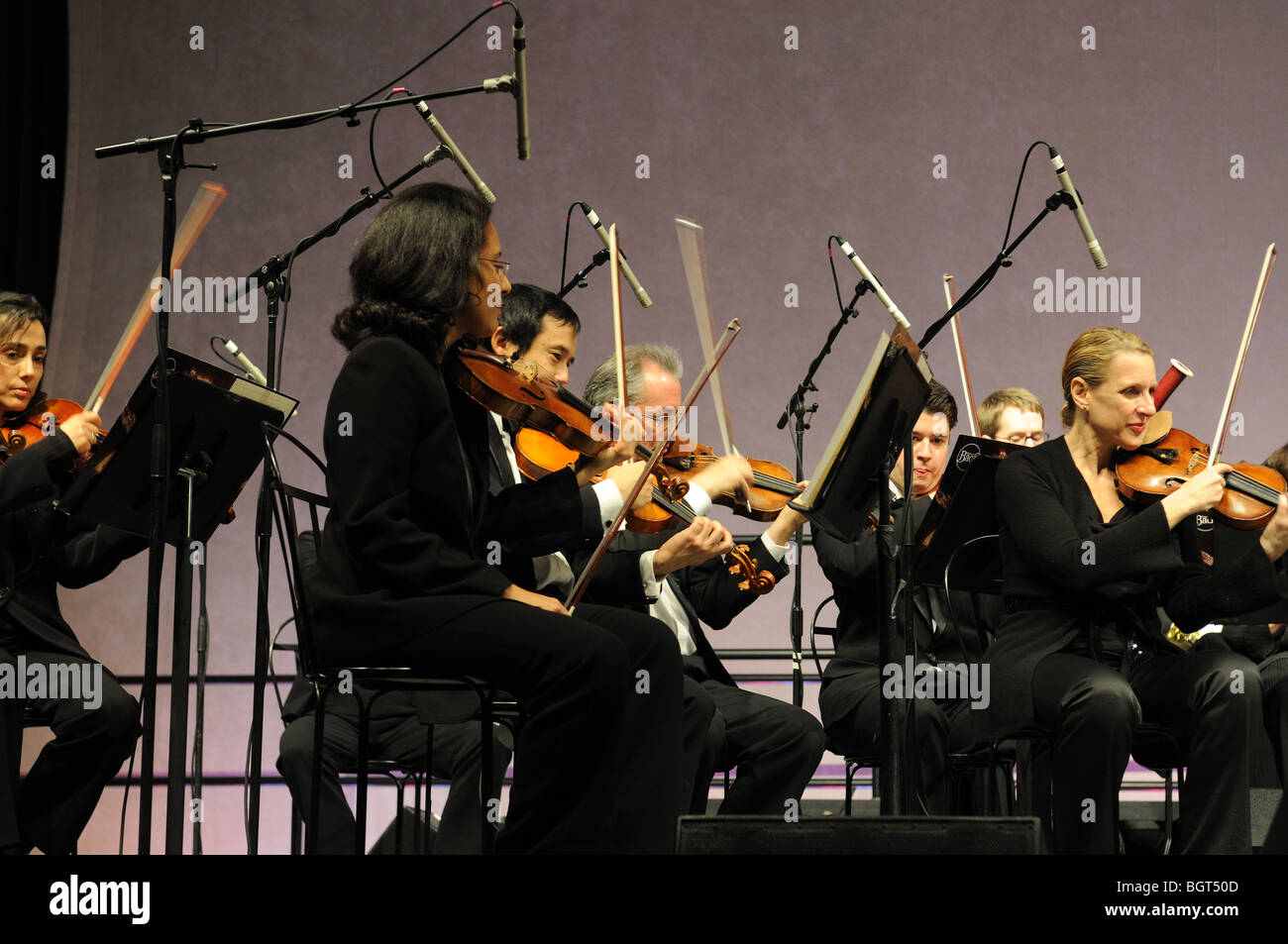 Violin section hi-res stock photography and images - Alamy