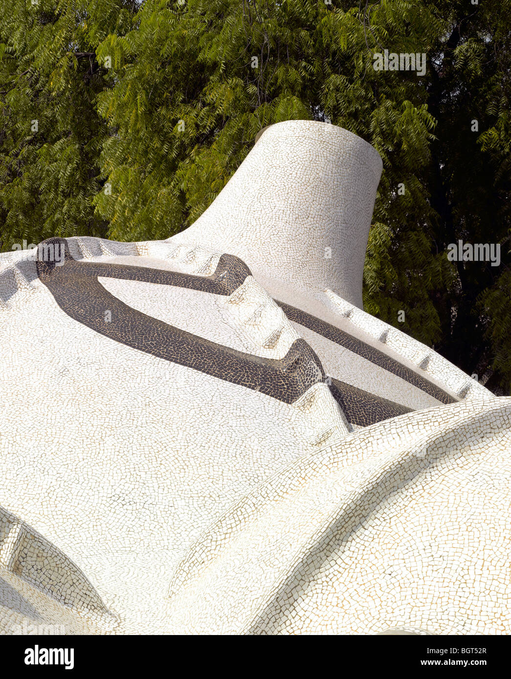 husain doshi gufa art gallery-exterior roof detail Stock Photo - Alamy