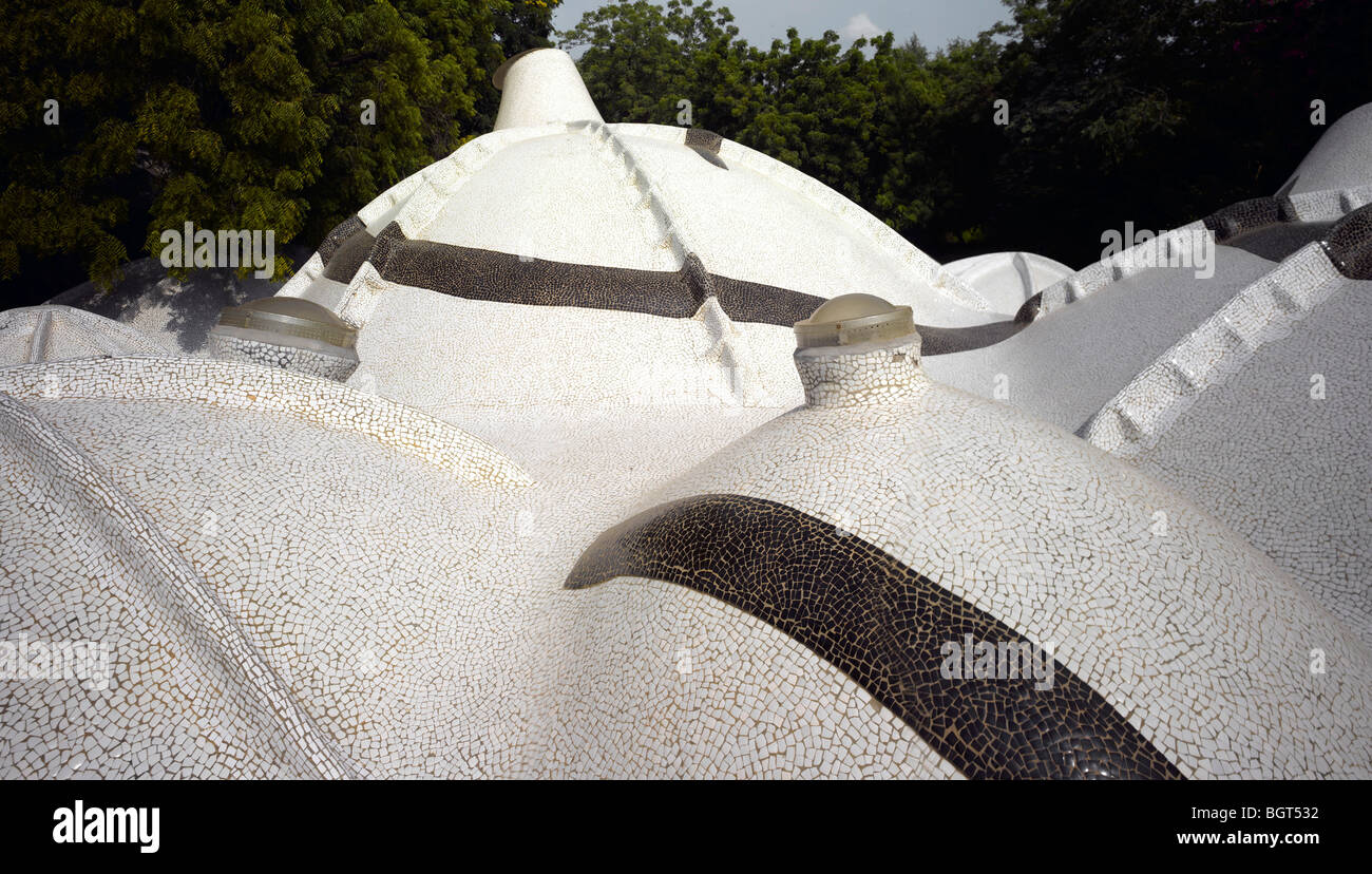 husain doshi gufa art gallery-exterior roof detail Stock Photo - Alamy