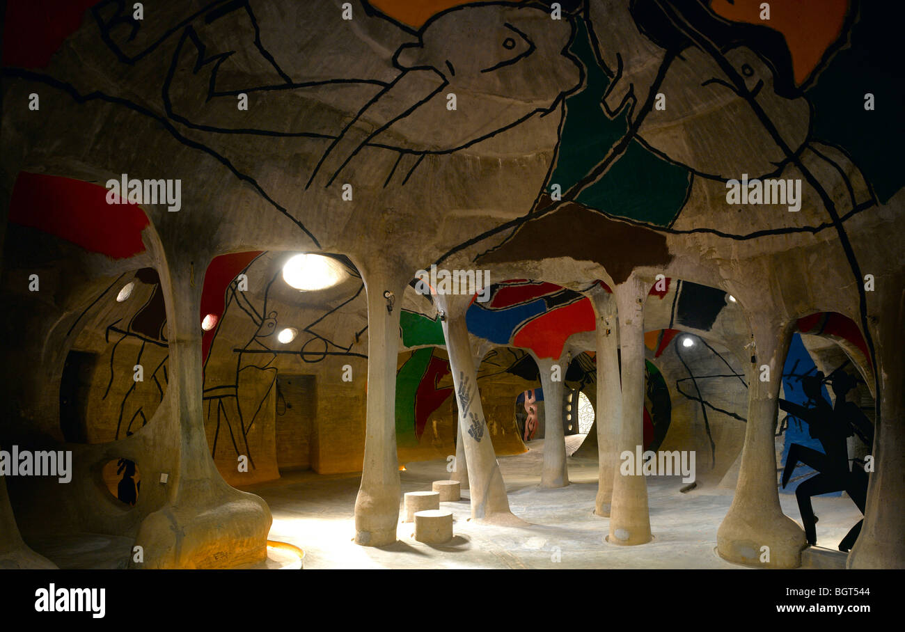 husain doshi gufa art gallery-interior view Stock Photo - Alamy