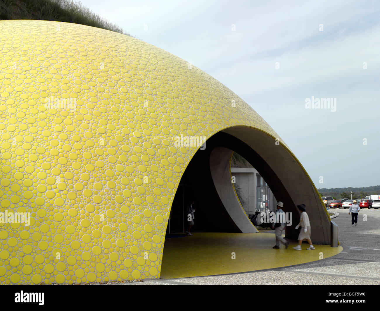 Slowtecture M Tennis Stadium and Disaster Centre, Miki City, Japan ...