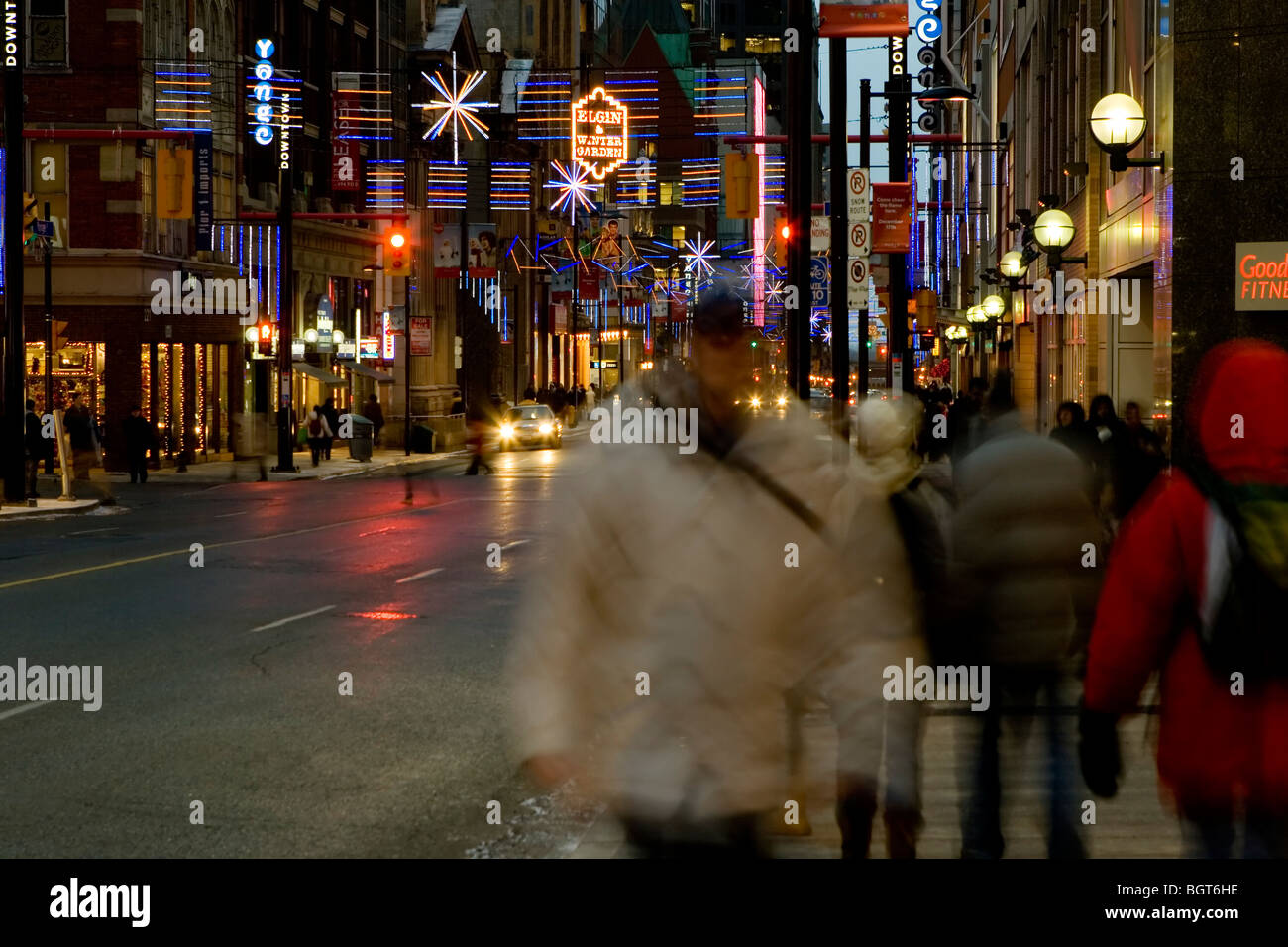 Downtown toronto busy hi-res stock photography and images - Alamy