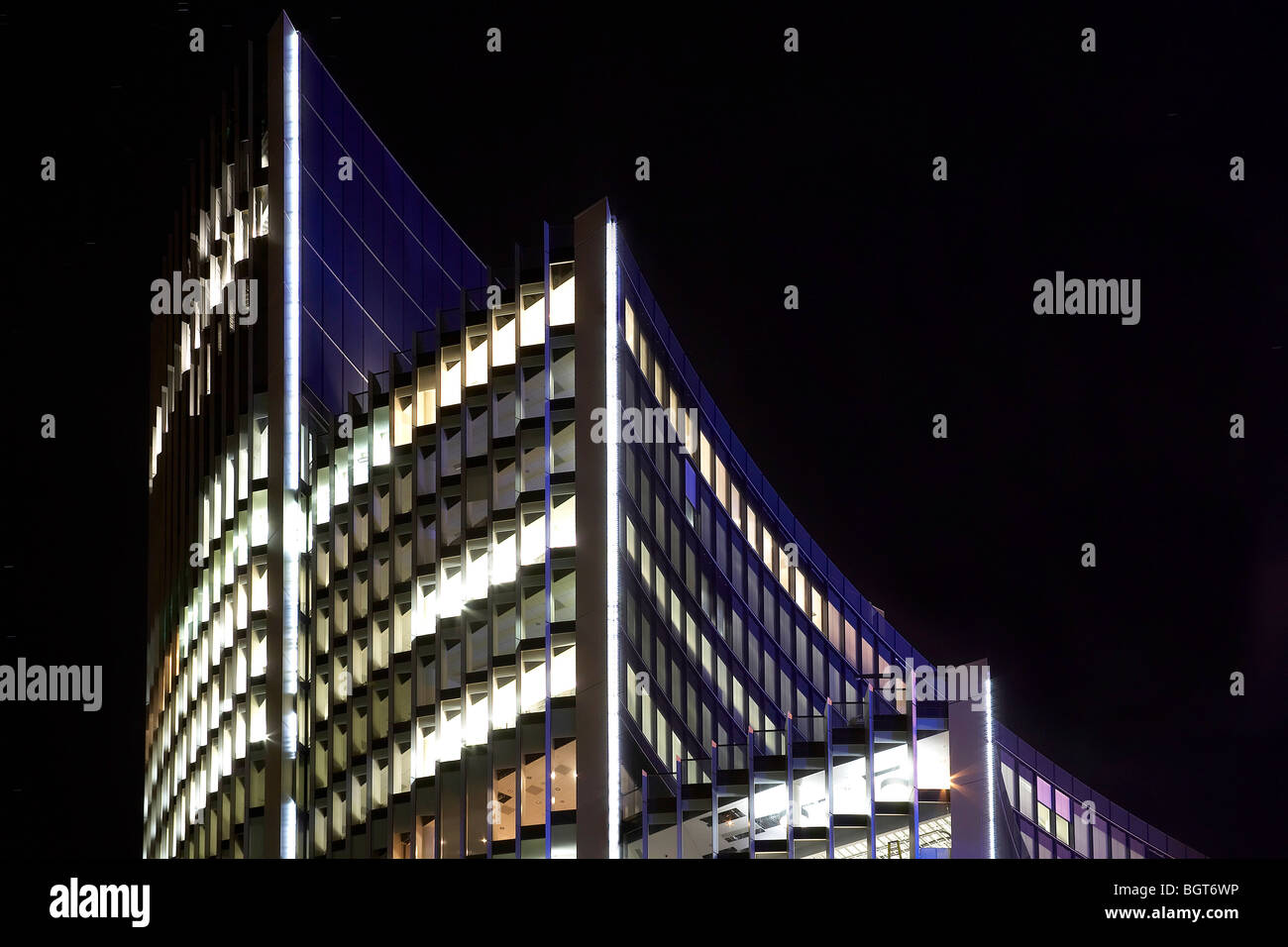 Willis building night city hi-res stock photography and images - Alamy