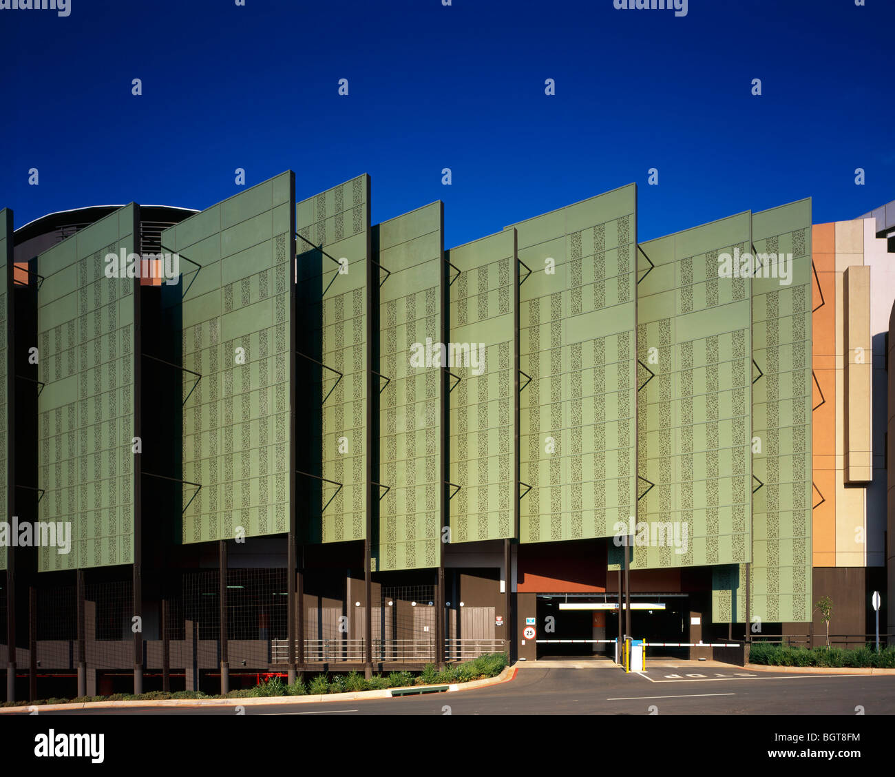 FNB WESBANK NO 1 ENTERPRISE RD FAIRLANDS BUILDING, JOHANNESBURG, SOUTH ...