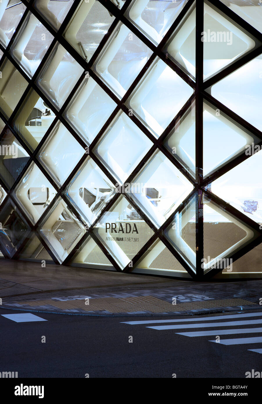 PRADA STORE, TOKYO, JAPAN, HERZOG & DE MEURON Stock Photo - Alamy